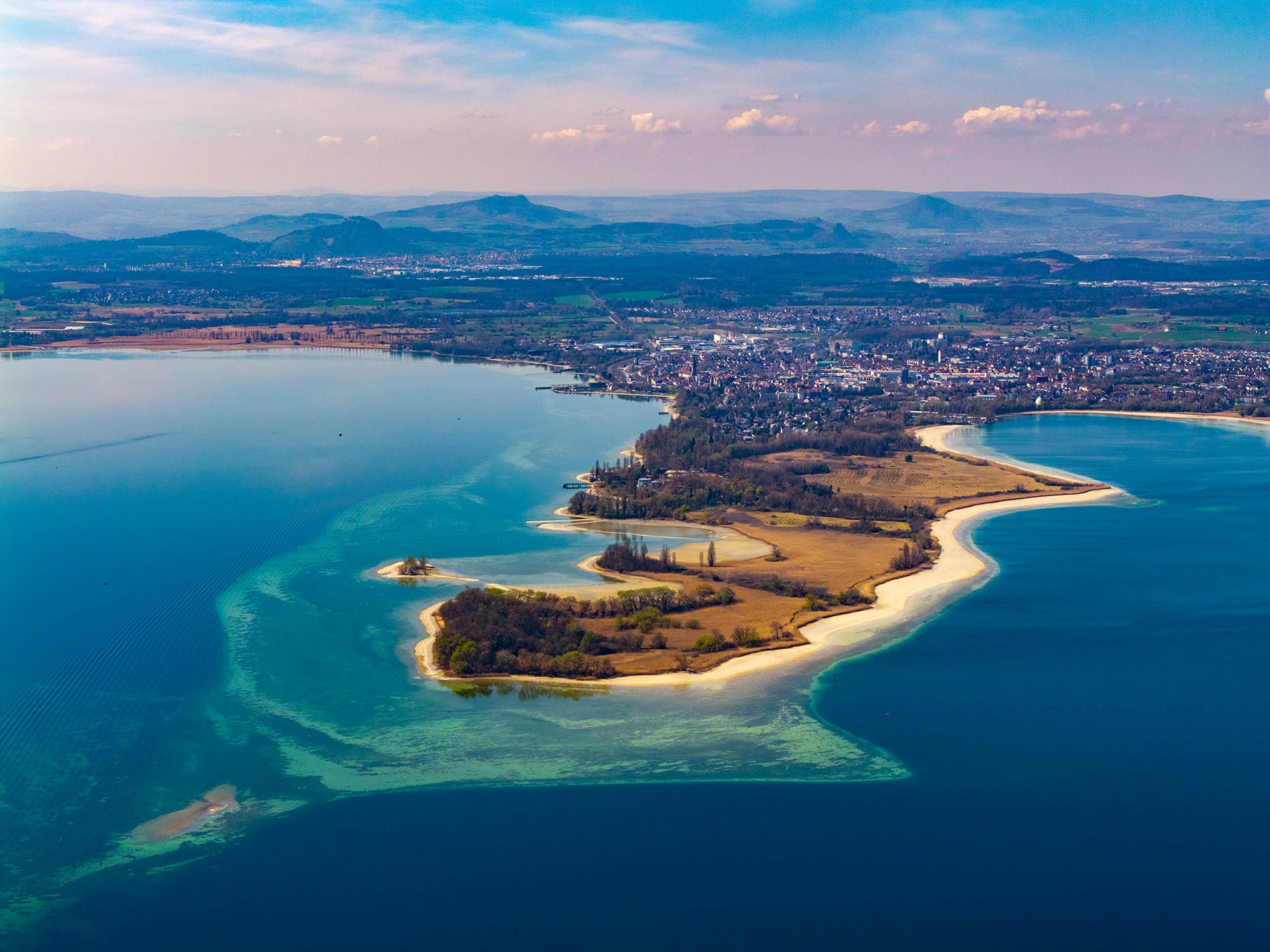 Zwischen Inseln und Alpen: So magisch zeigt sich der Bodensee im ...